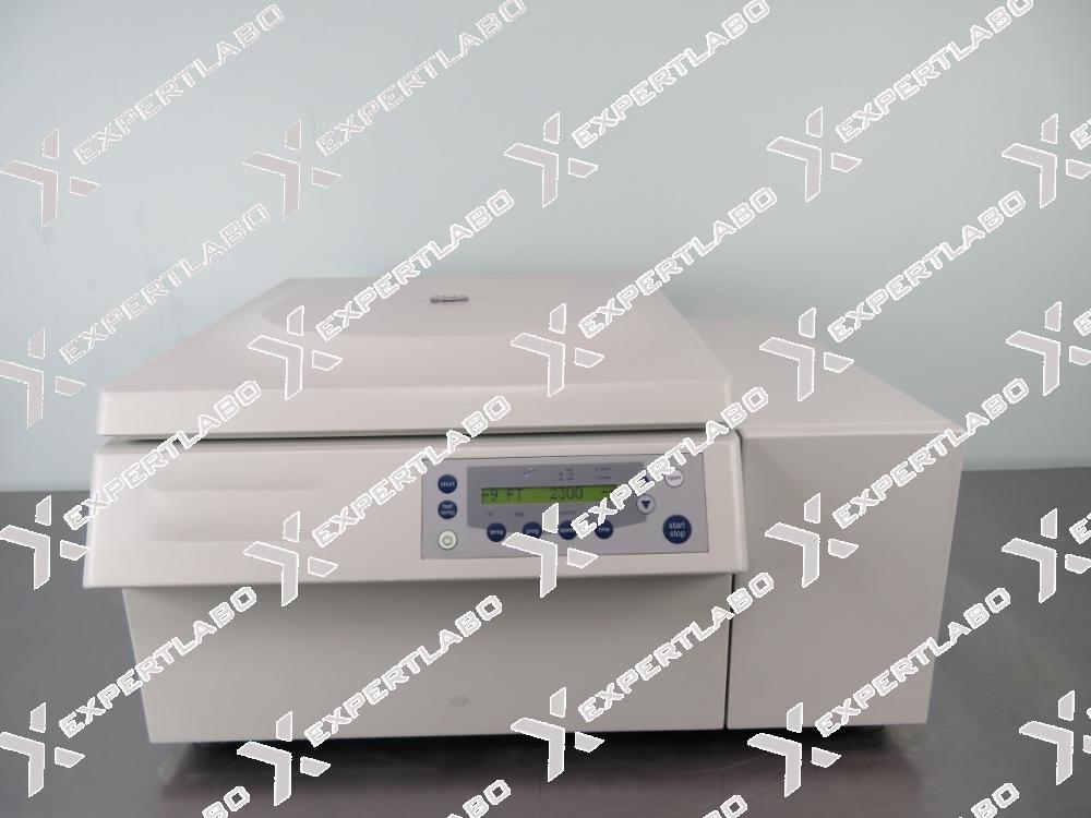 REFRIGERATED CENTRIFUGE